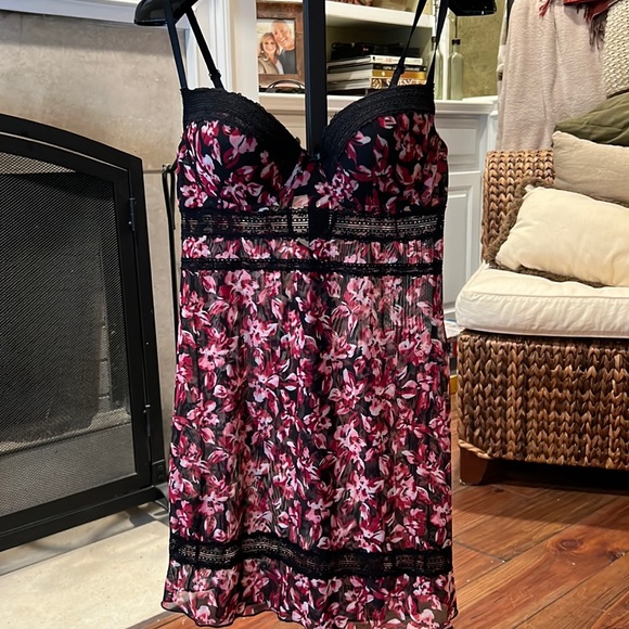 Marilyn Monroe | Intimates & Sleepwear | Marilyn Monroe Floral Lingerie ...